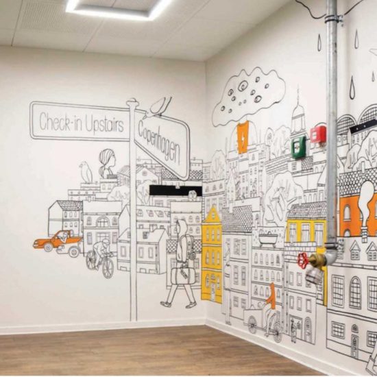 Visual arts team building in to create a team mural | MSP Teambuilding